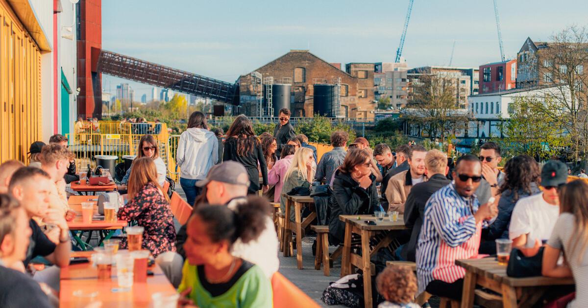 Work, Shop and Play at Hackney Bridge | Queen Elizabeth Olympic Park