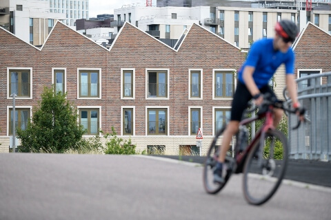 Chobham Manor: Modern Sustainable Living in East London | Queen ...